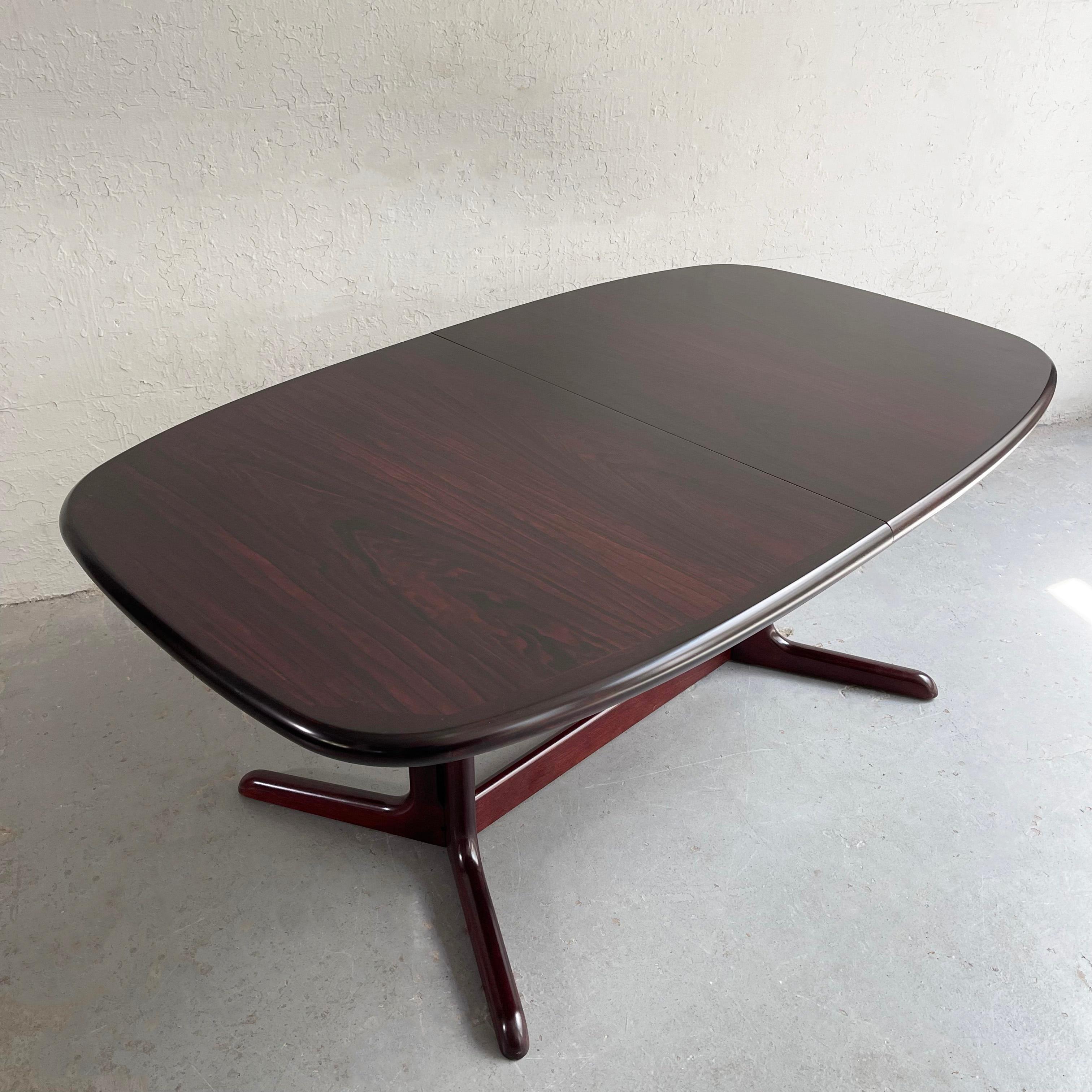 Danish Modern Rosewood Extension Dining Table For Sale at 1stDibs