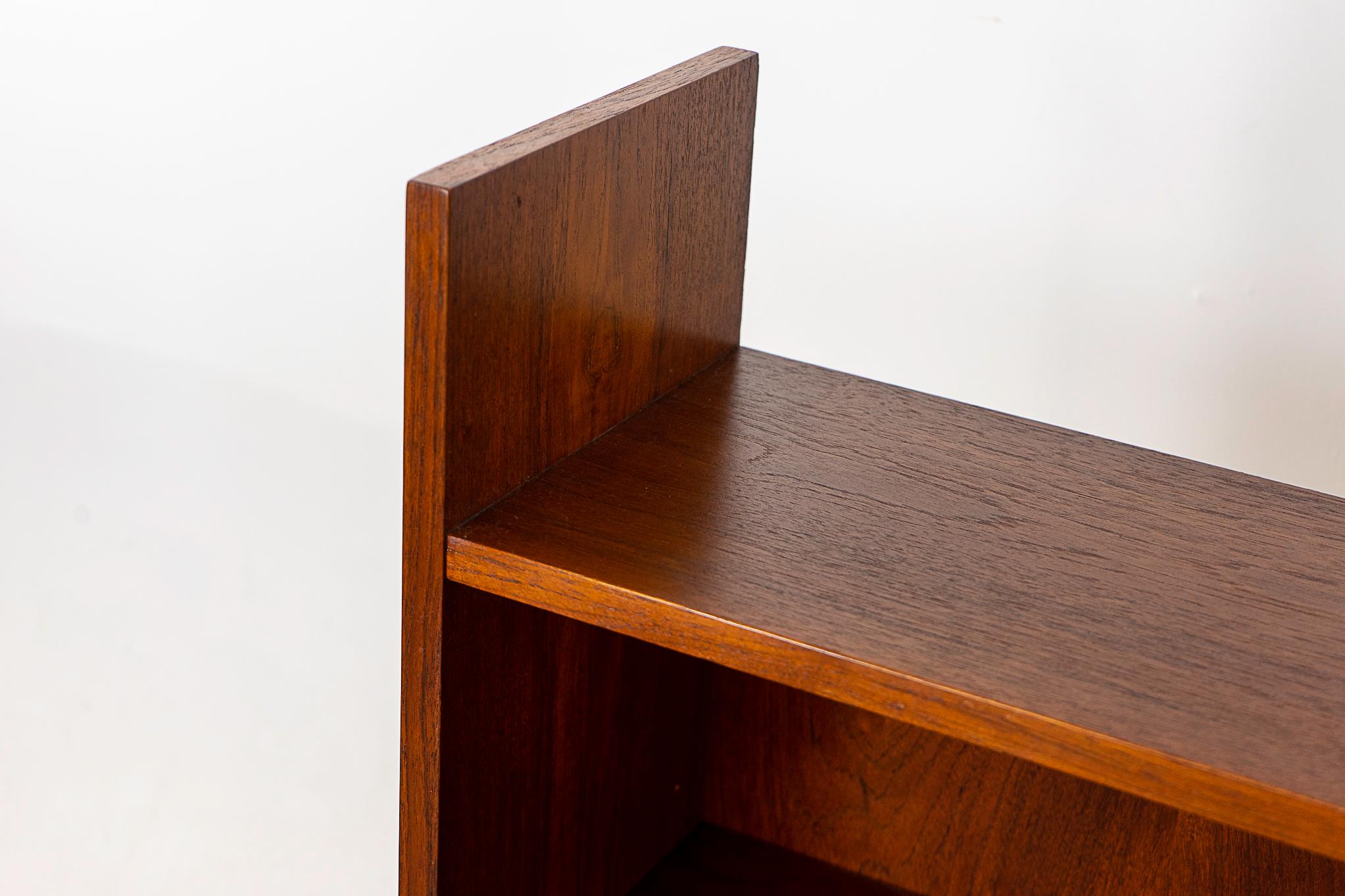 Danish Modern Teak Bookcase For Sale at 1stDibs