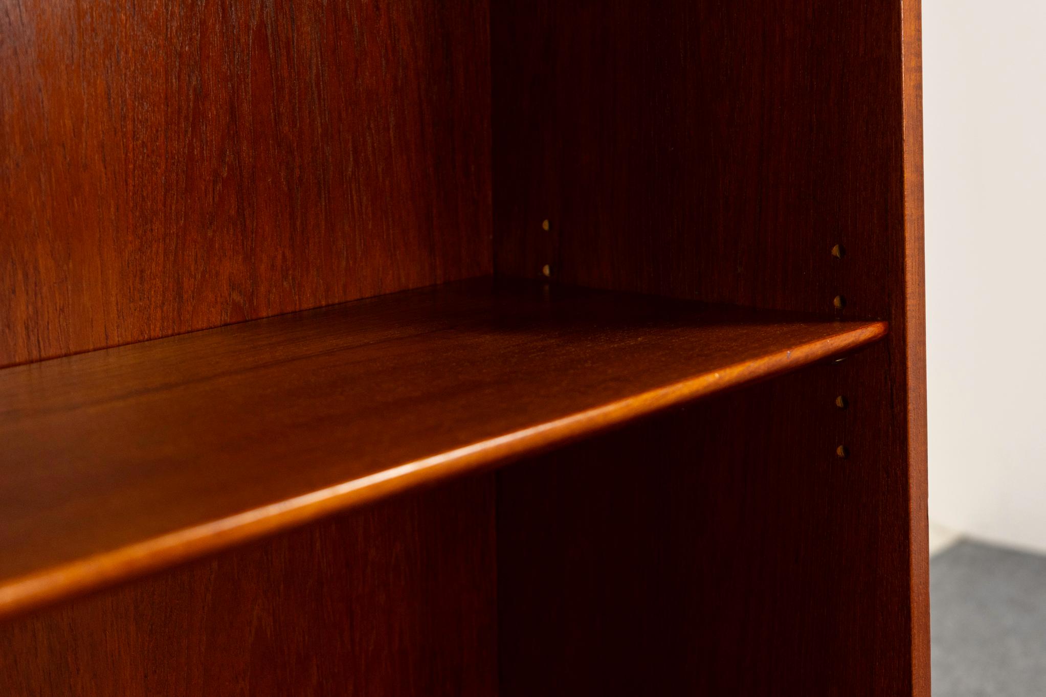 Danish Modern Teak Bookcase For Sale at 1stDibs