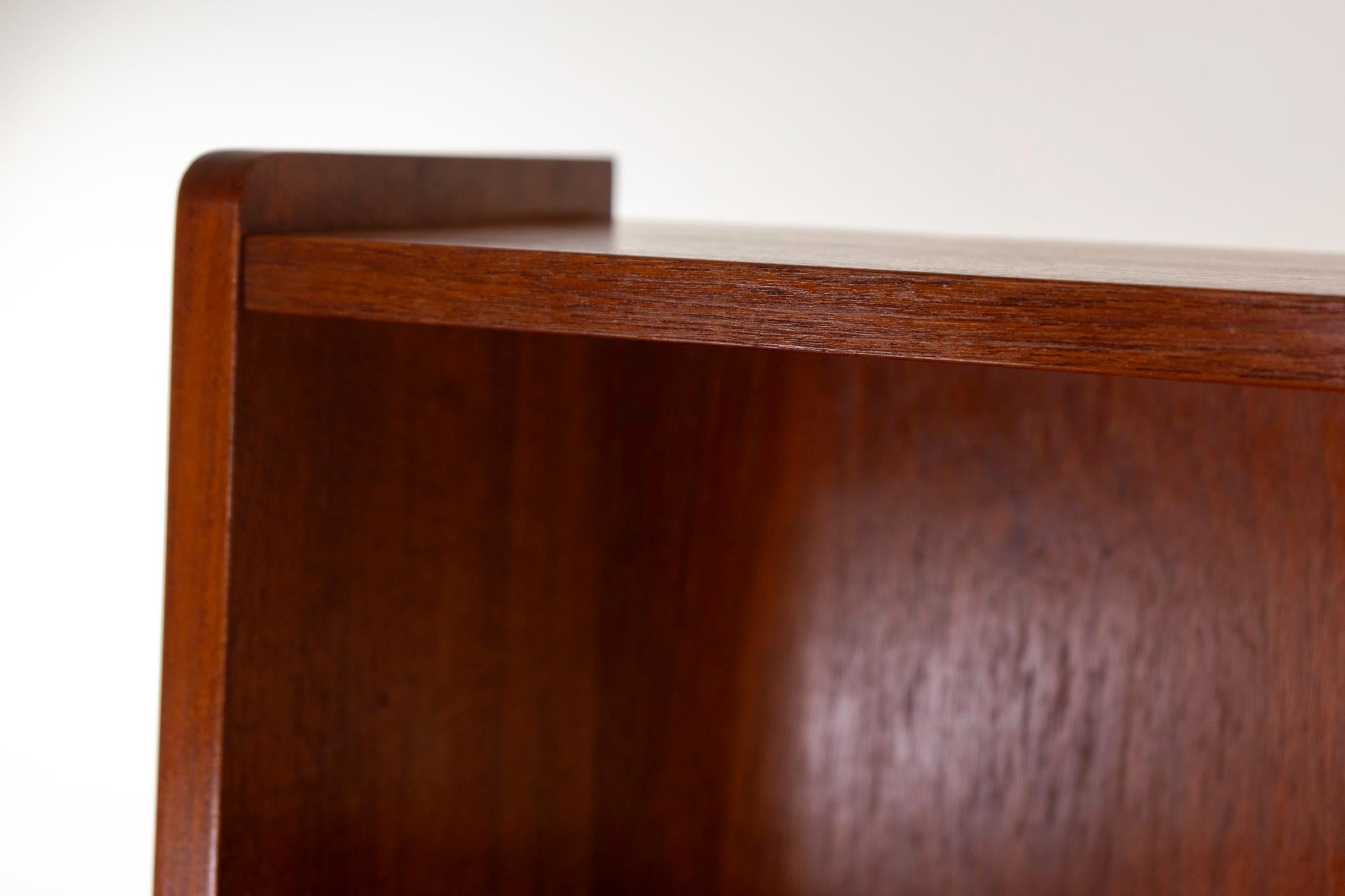 Danish Modern Teak Bookcase For Sale at 1stDibs