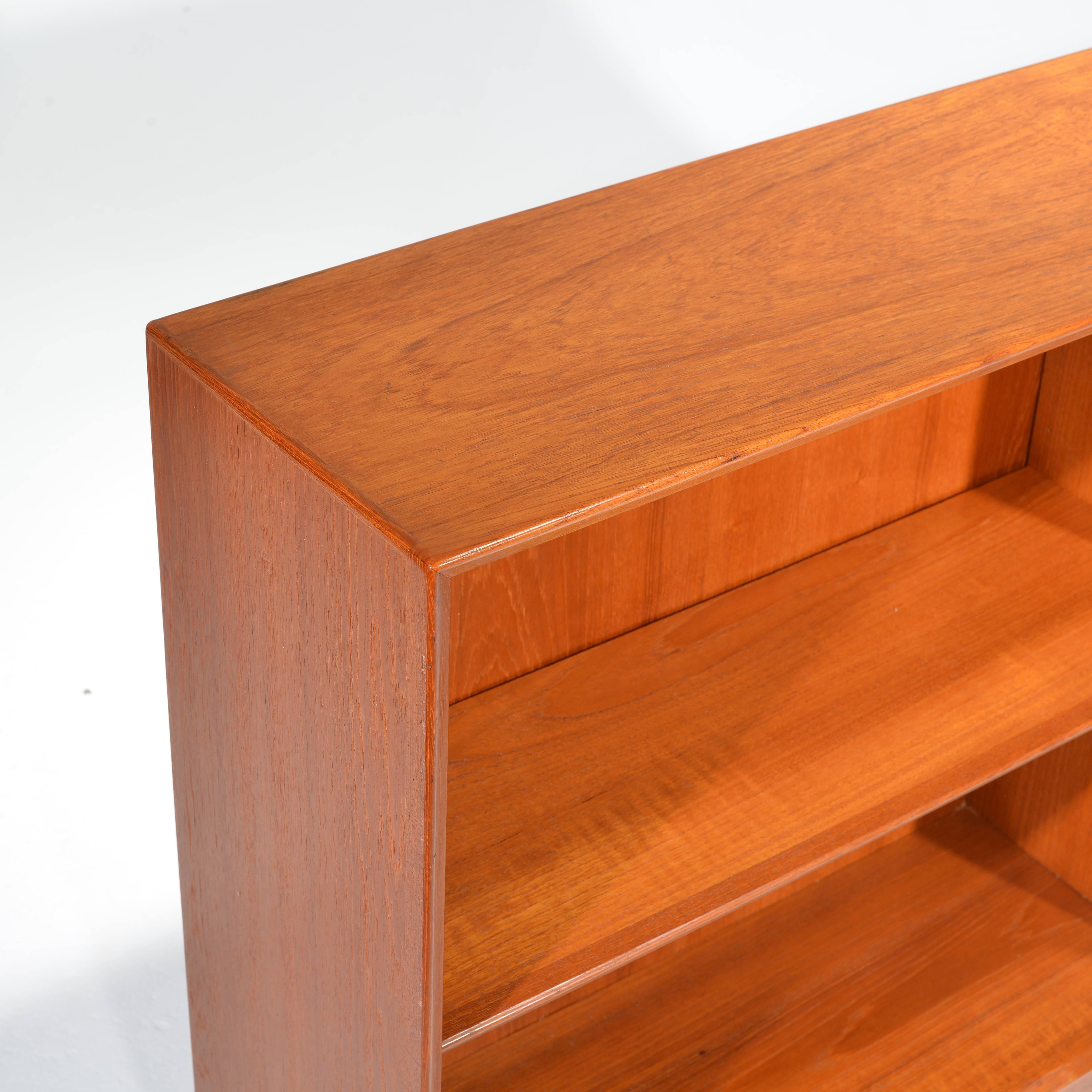 Danish Modern Teak Bookshelf at 1stDibs | danish modern bookshelf ...