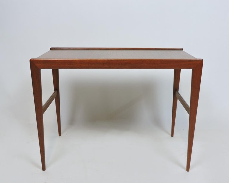Danish Modern Teak End or Side Table with Tapered Legs For Sale at 1stDibs