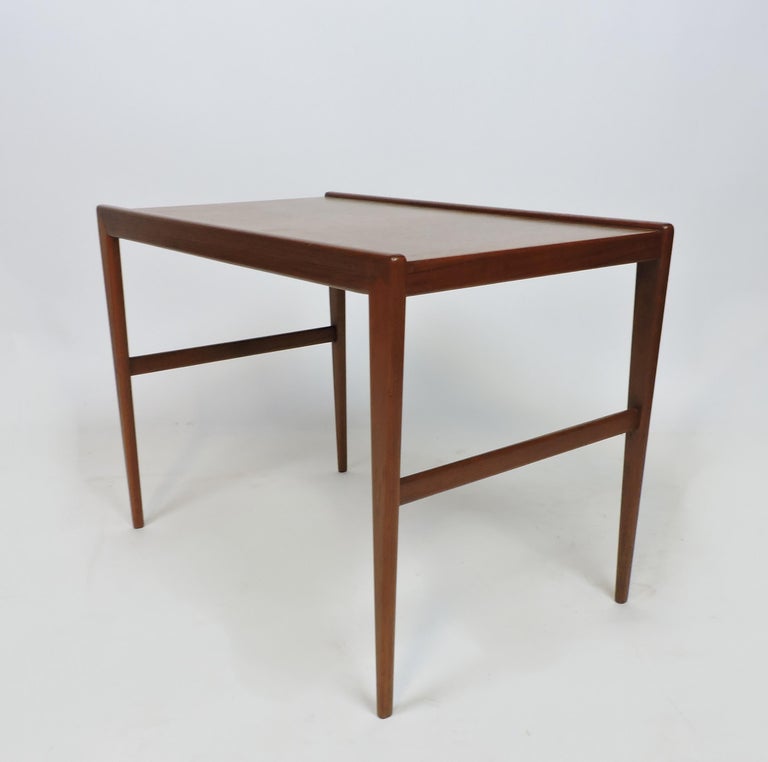 Danish Modern Teak End or Side Table with Tapered Legs For Sale at 1stDibs