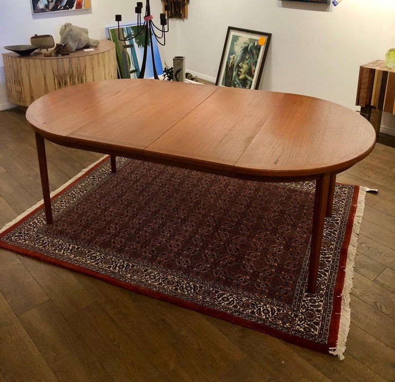 Danish Modern Teak Extendable Dining from Oval to Round at 1stDibs