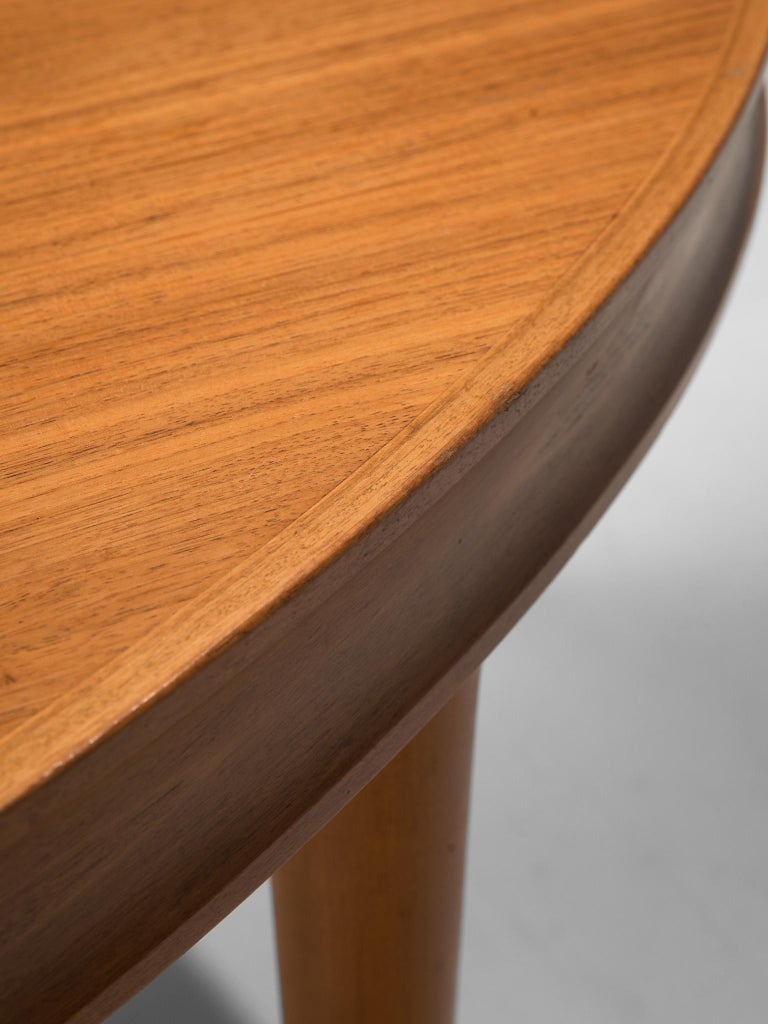 Danish Round Shaped Coffee Table in Teak For Sale at 1stDibs