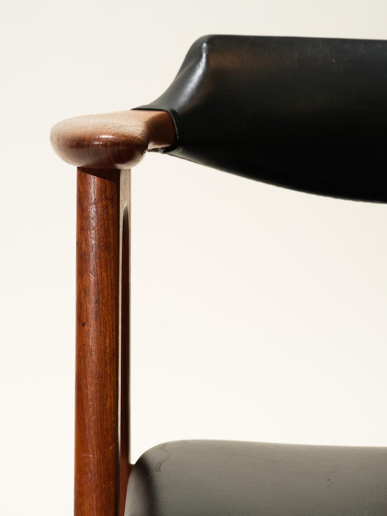 Danish Teak Armchair by Erik Kirkegaard for Høng Stolefabrik, 1960s For ...