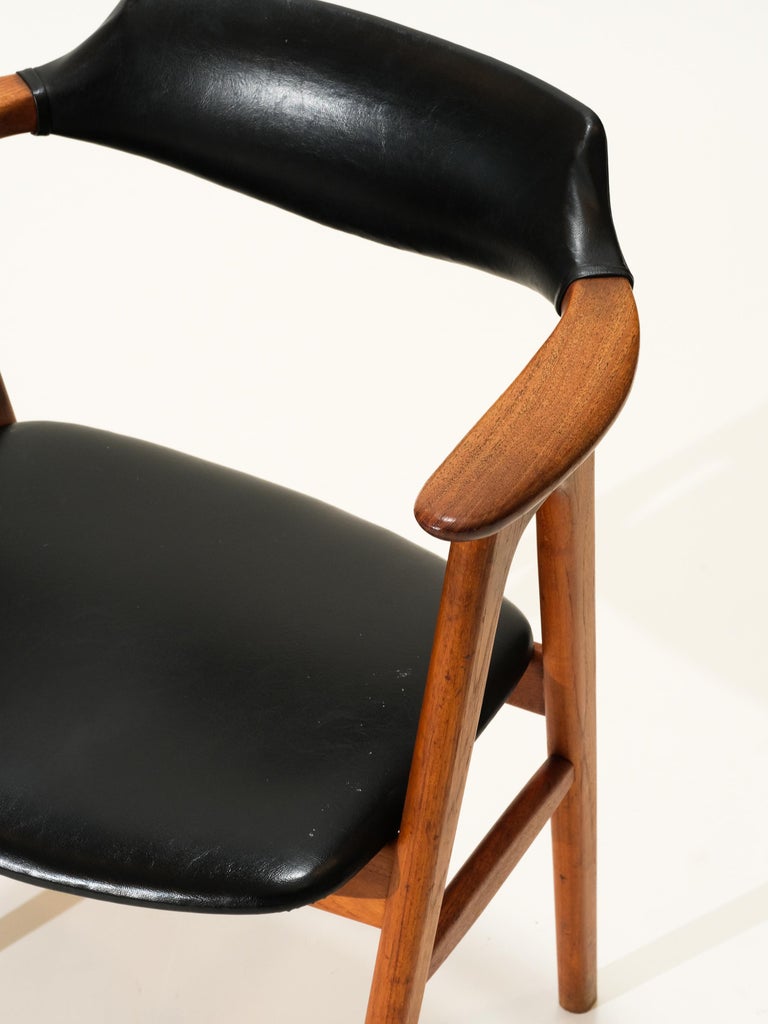 Danish Teak Armchair by Erik Kirkegaard for Høng Stolefabrik, 1960s For ...