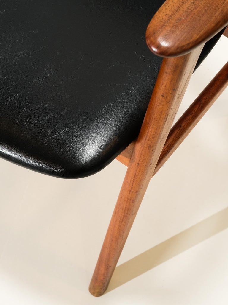 Danish Teak Armchair by Erik Kirkegaard for Høng Stolefabrik, 1960s For ...