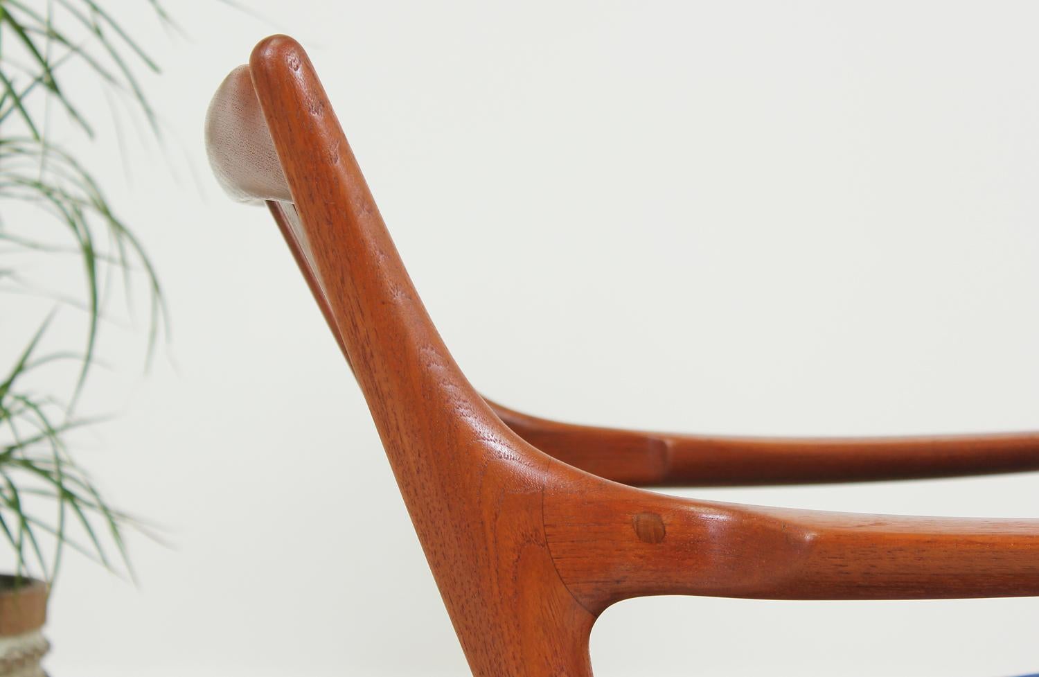 Danish Teak Lounge Chair at 1stDibs | teak lounge chairs