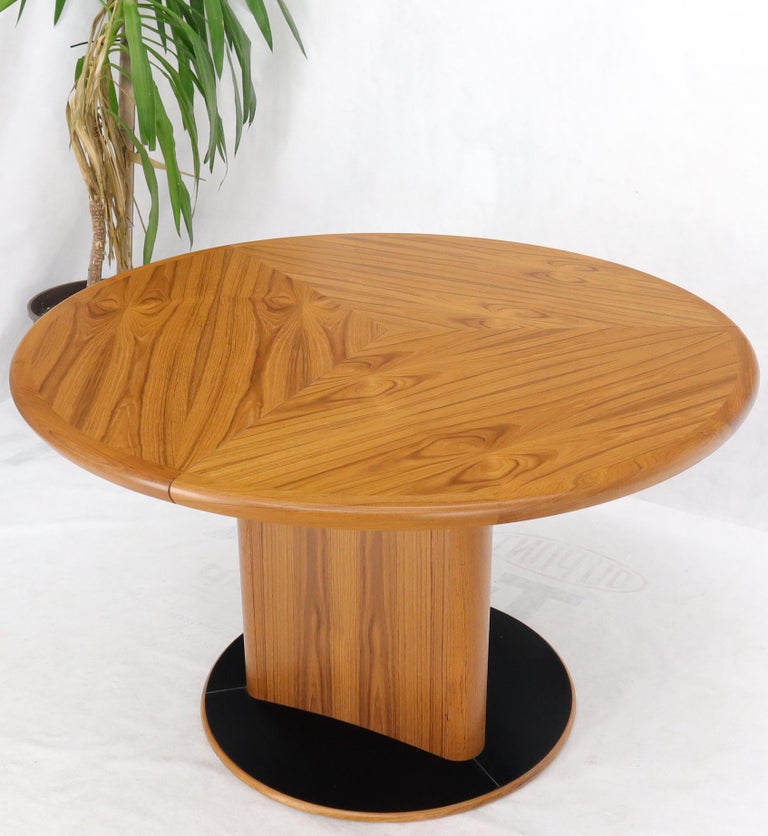 Danish Teak Round Expandable Table with Three Self Storing Leaves at ...