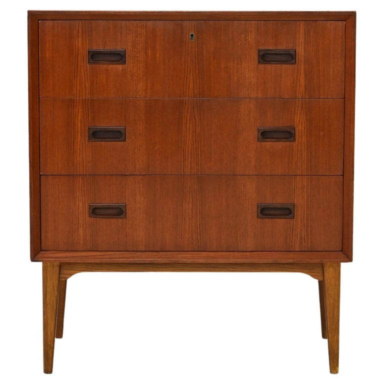 Danish Vintage 60s Chest of Drawers For Sale at 1stDibs