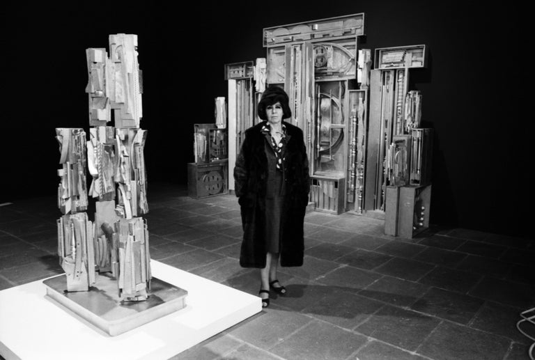 David Gahr - Sculptor Louise Nevelson, Black and White Portrait ...