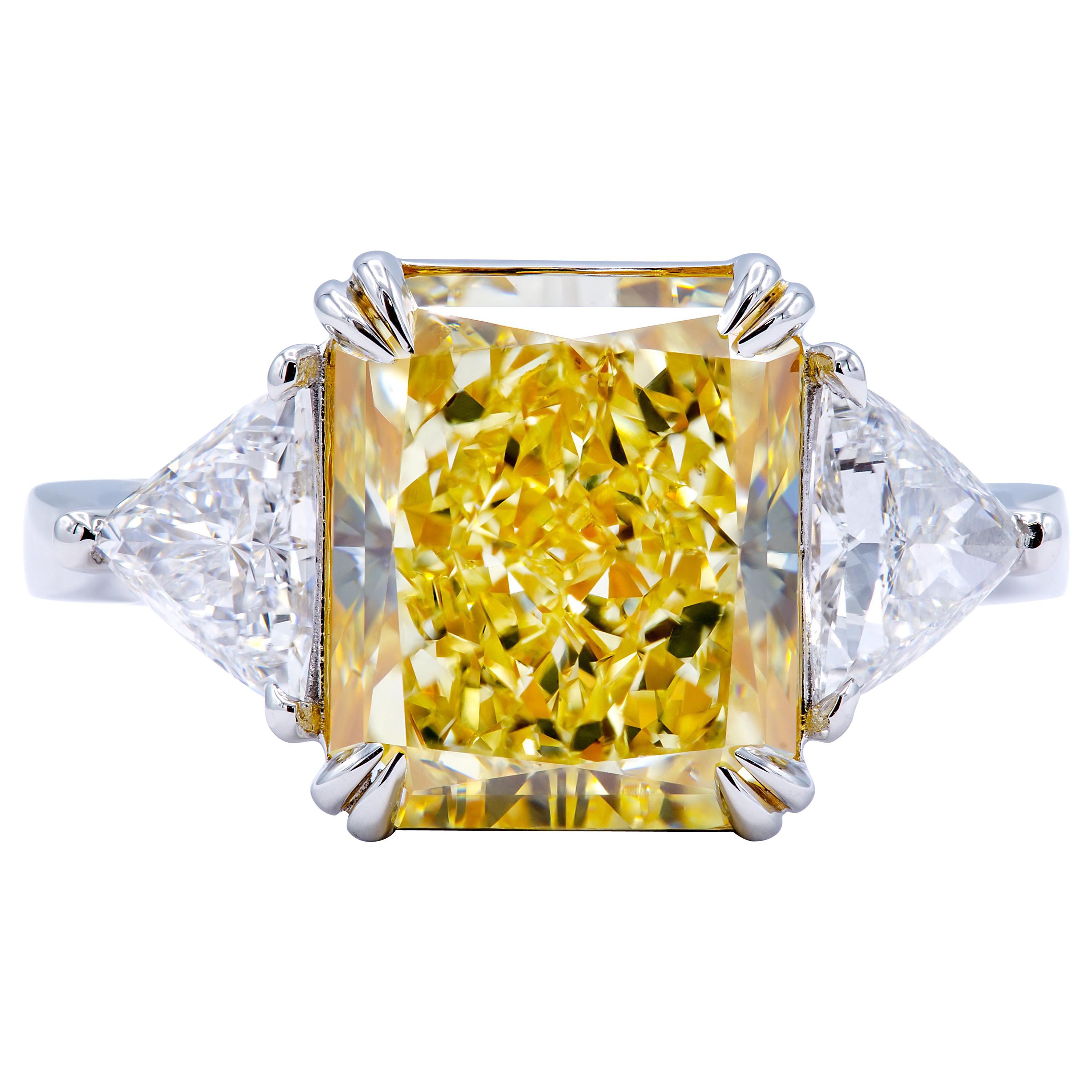 Fancy Light Yellow Diamond Ring, GIA For Sale at 1stDibs