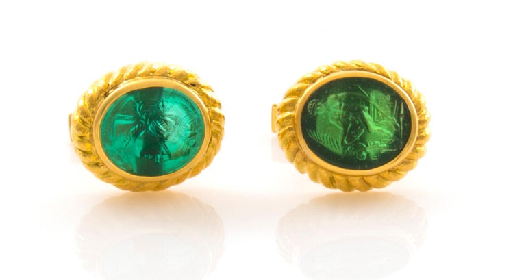 David Webb 18 Karat Gold Intaglio Cufflinks For Sale at 1stDibs