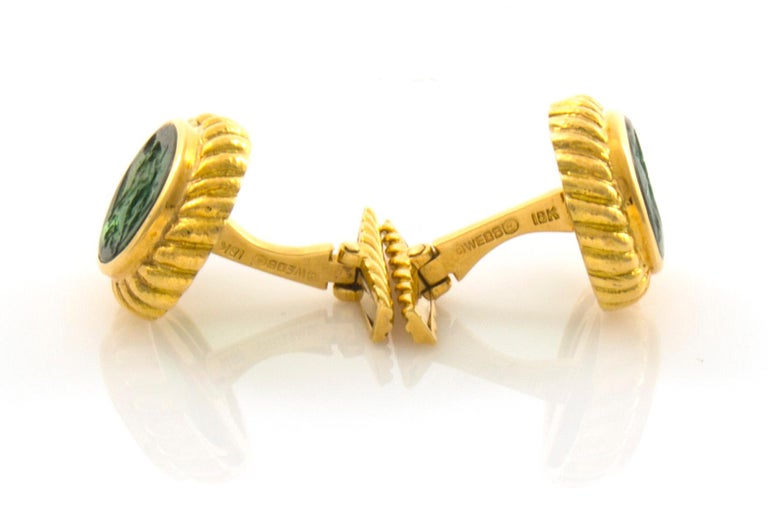 David Webb 18 Karat Gold Intaglio Cufflinks For Sale at 1stDibs