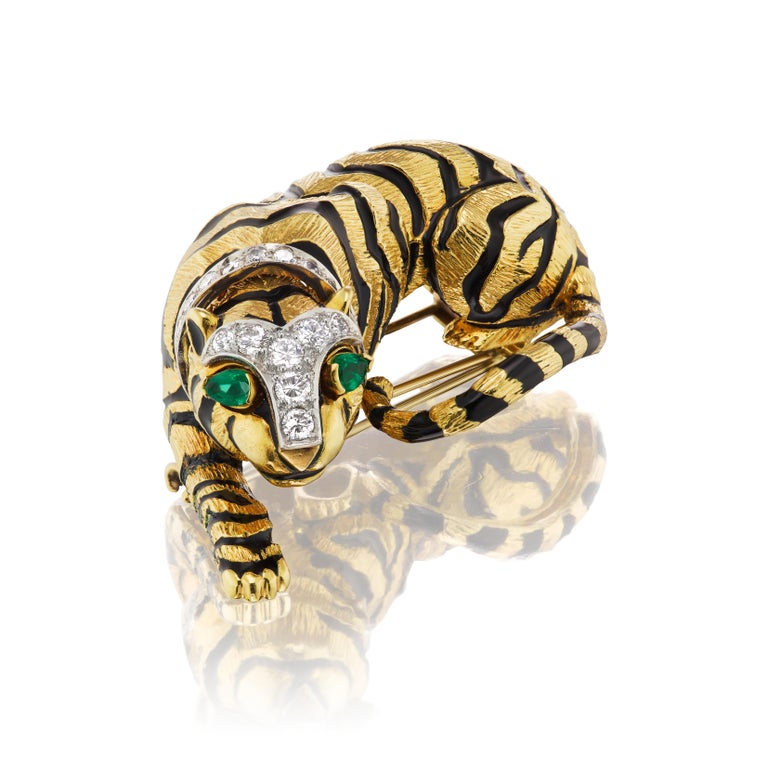 David Webb Diamond and Emerald 18K Gold Vintage Tiger Brooch at 1stDibs