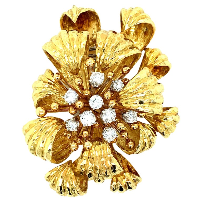 David Webb Gold Flower Diamond Brooch For Sale at 1stDibs