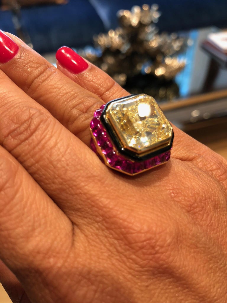 David Webb Natural Yellow Diamond Ruby Yellow Gold Ring For Sale at 1stDibs