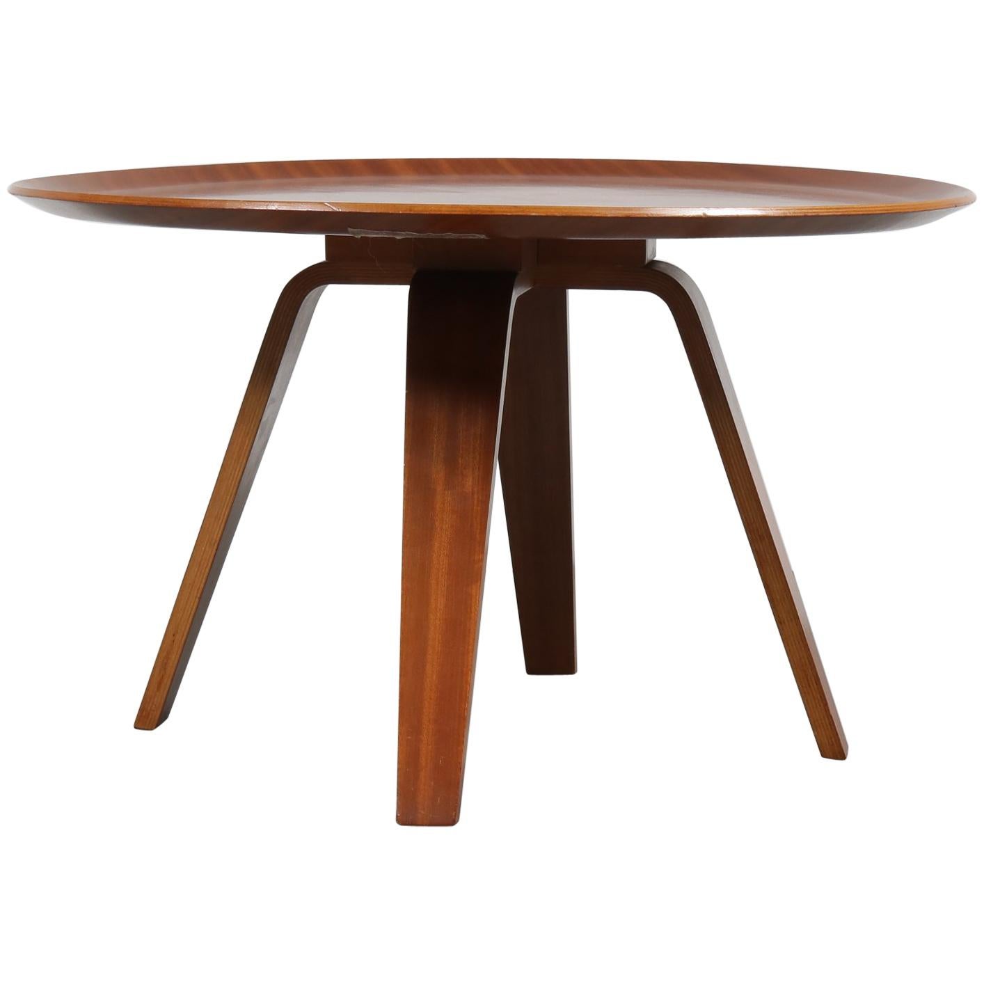 Lacquered Wood Coffee Table by Paul Vandenbulcke for De Coene, circa ...