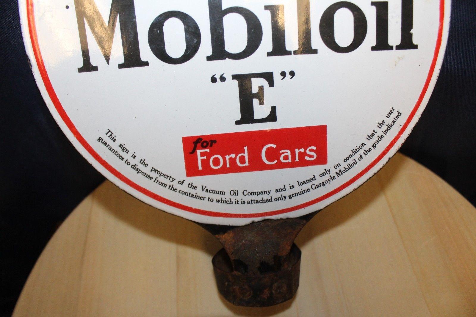 1920s-1930s Mobiloil Gargoyle D.S. Porcelain Lubester Sign For Sale at ...