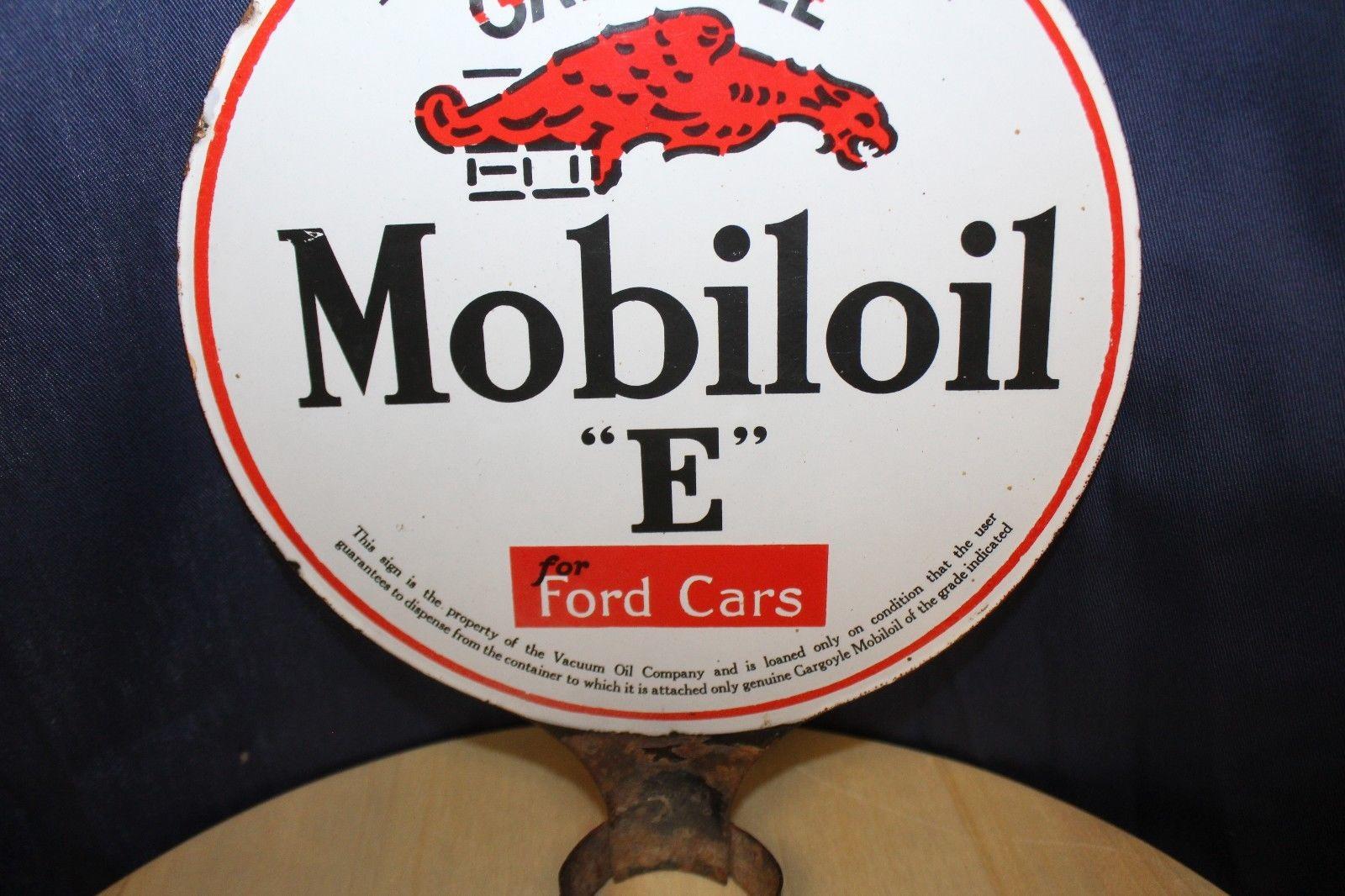1920s-1930s Mobiloil Gargoyle D.S. Porcelain Lubester Sign For Sale at ...