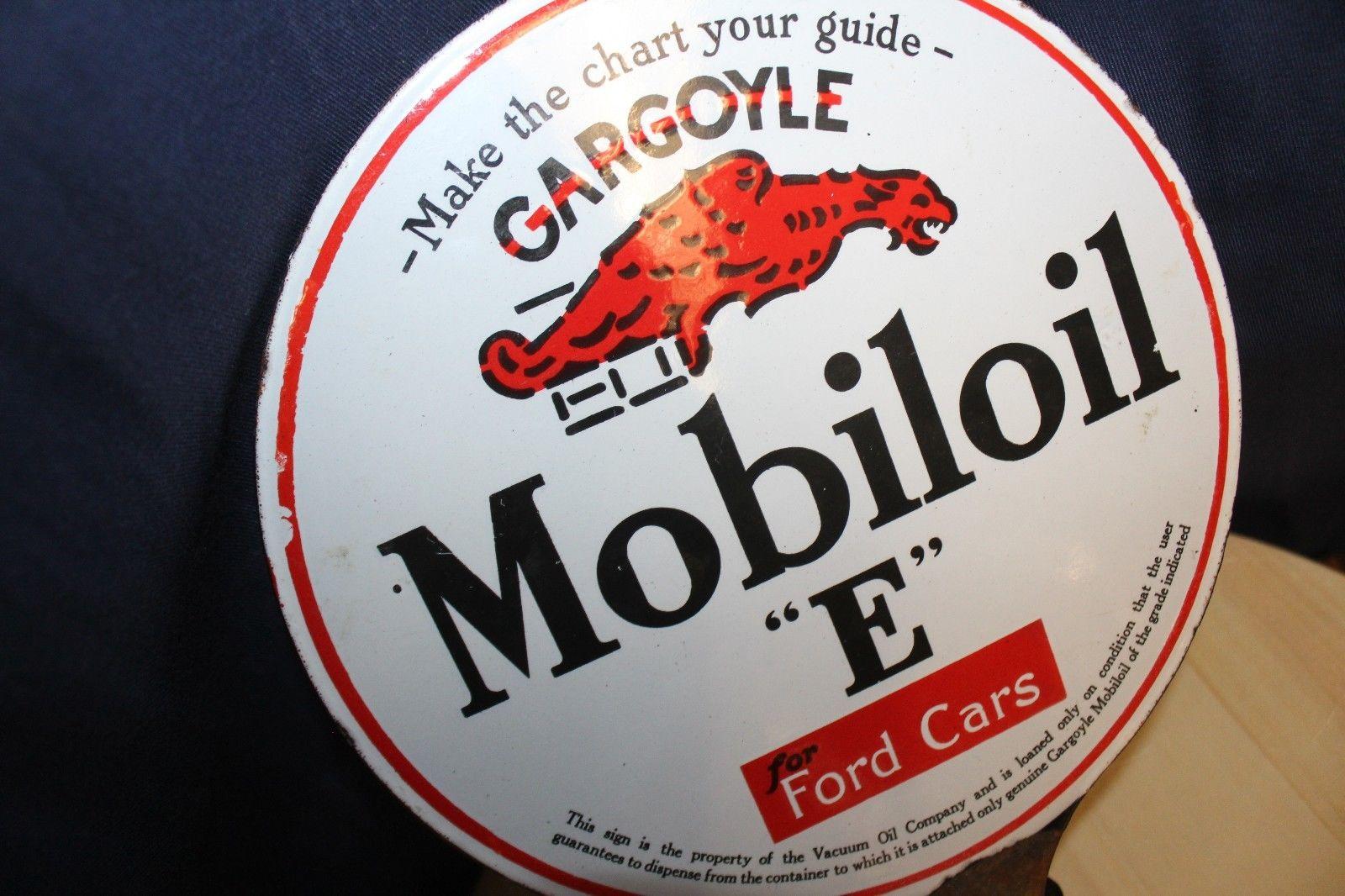 1920s-1930s Mobiloil Gargoyle D.S. Porcelain Lubester Sign For Sale at ...