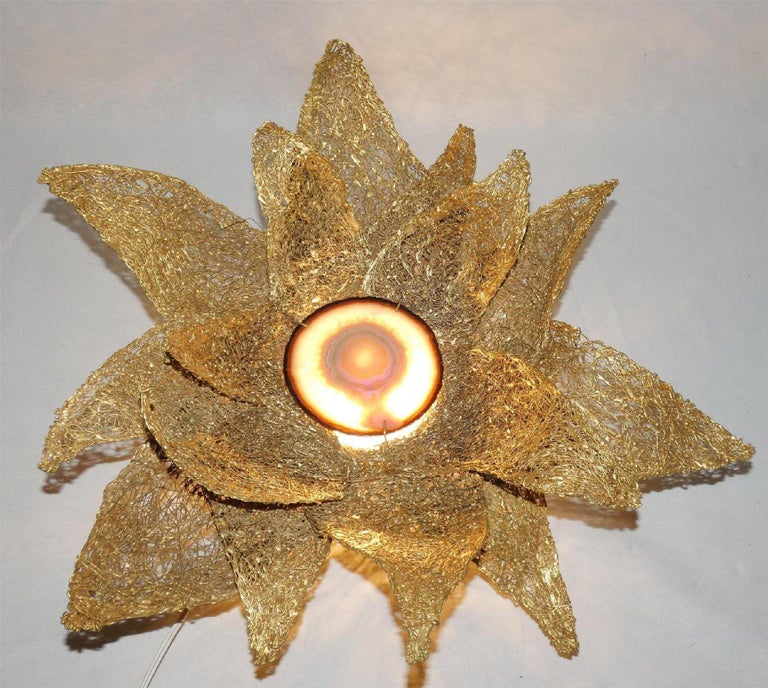 Flower Sconce in Gilded Metal Wire and Agate Heart For Sale at 1stDibs