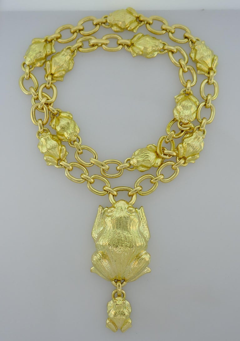 David Webb Yellow Gold Frog Chain Necklace, 1980s For Sale at 1stDibs