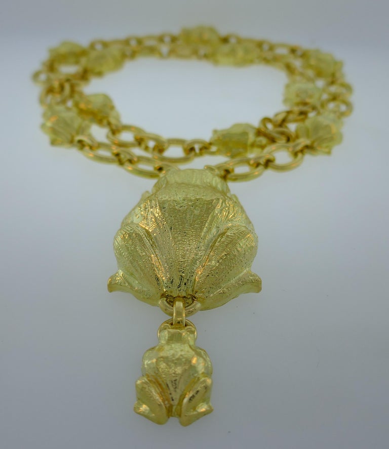 David Webb Yellow Gold Frog Chain Necklace, 1980s For Sale at 1stDibs