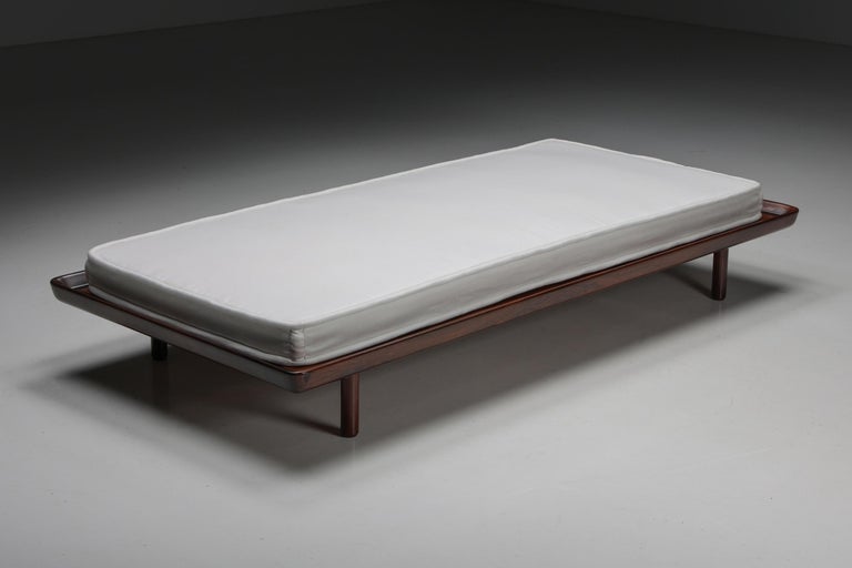 Daybed "Luxor" by Sergio Rodrigues for OCA, Brazil, 1965 For Sale at ...