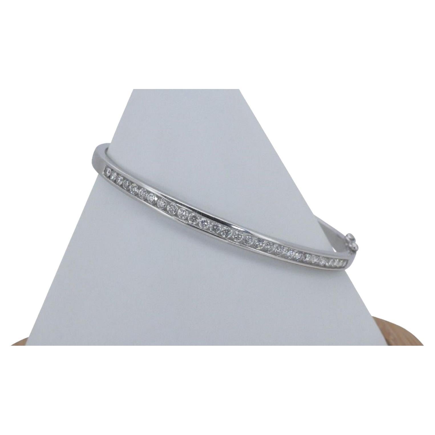 Dazzling 18k White Gold Pave Bangle with 1.12 Carat Weight of Natural Diamonds For Sale at 1stDibs