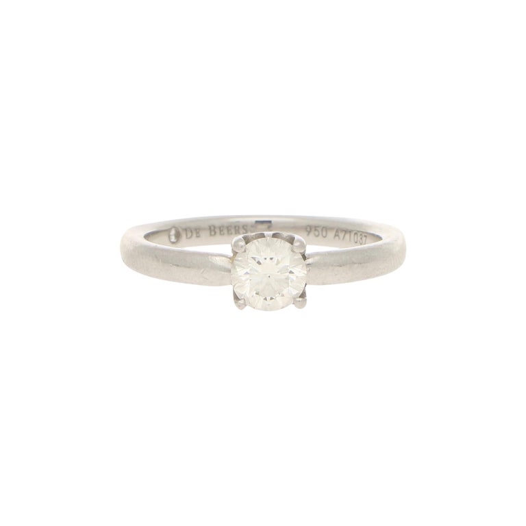 De Beers Signature Solitaire Diamond Ring in Platinum 0.52 Carat at 1stDibs