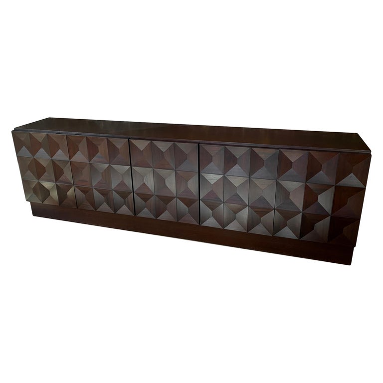 Buffet brutaliste De Coene:: Belgique:: années 1960 sur 1stDibs