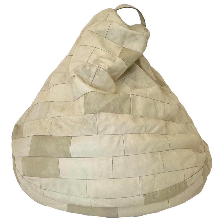 De Sede Cremefarbene Patchwork-Ledertasche in Bean im Angebot bei 1stDibs
