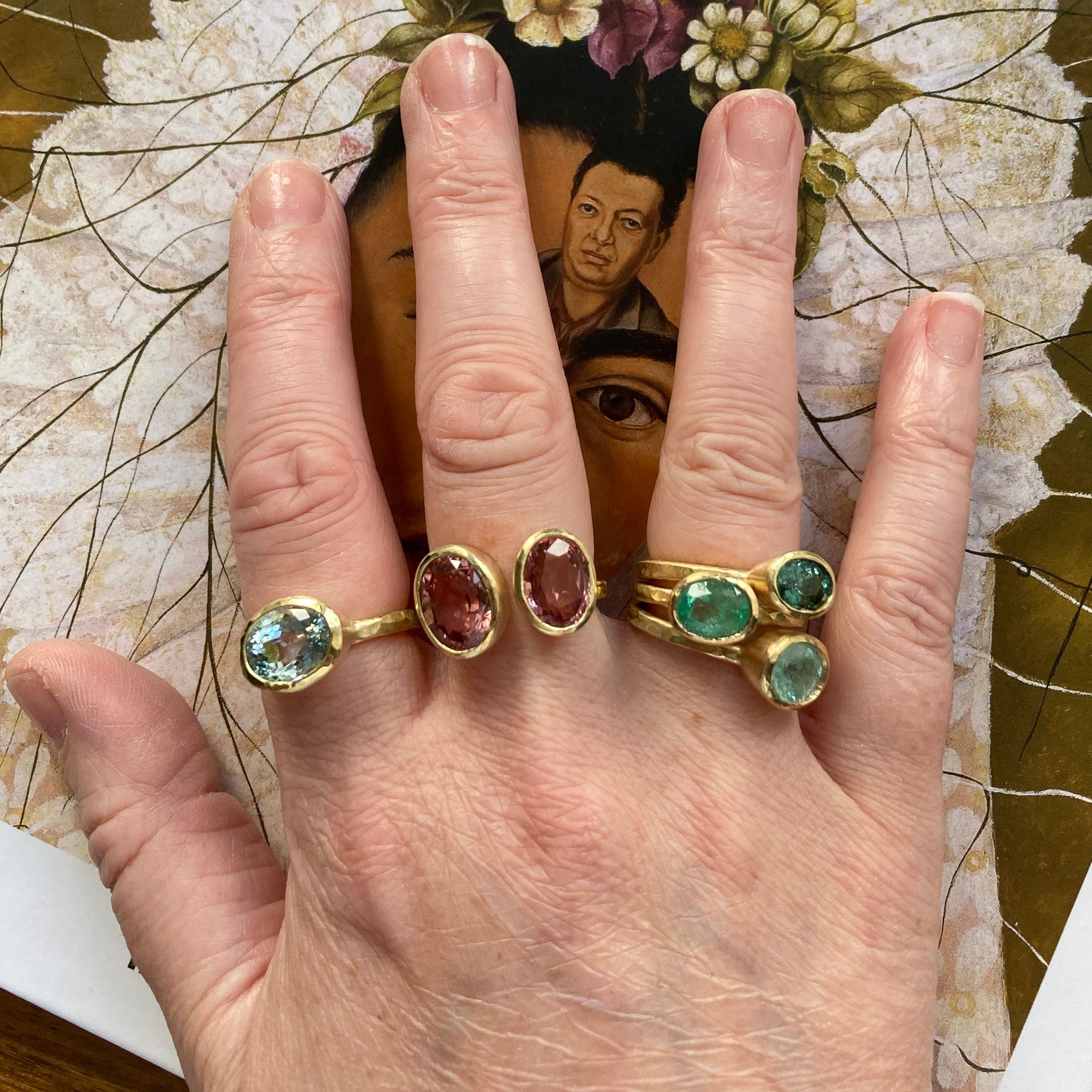 Deborah Murdoch 18 Karat Yellow Gold Oval 1.38 Carat Green Emerald Ring ...