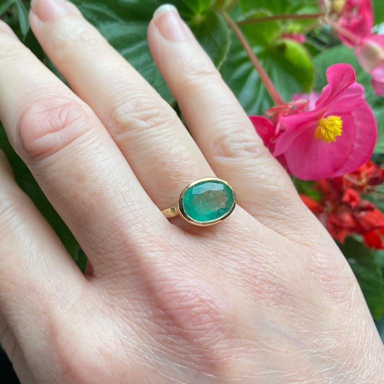 Deborah Murdoch 18 Karat Yellow Gold Oval 1.94ct Green Emerald Ring For ...