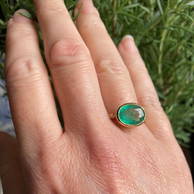 Deborah Murdoch 18 Karat Yellow Gold Oval 1.94ct Green Emerald Ring For ...