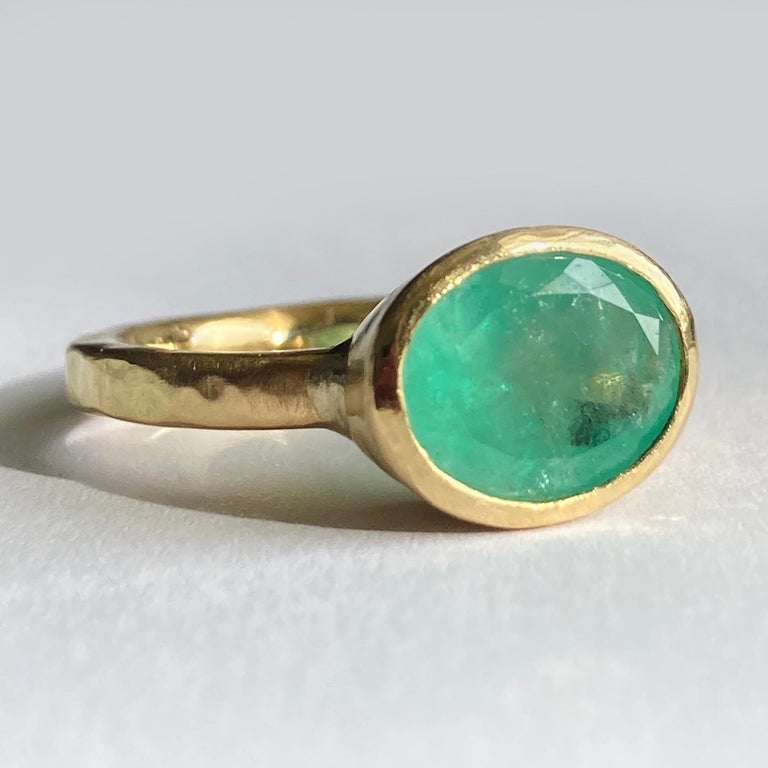 Deborah Murdoch 18 Karat Yellow Gold Oval 2.14ct Green Emerald Ring For ...