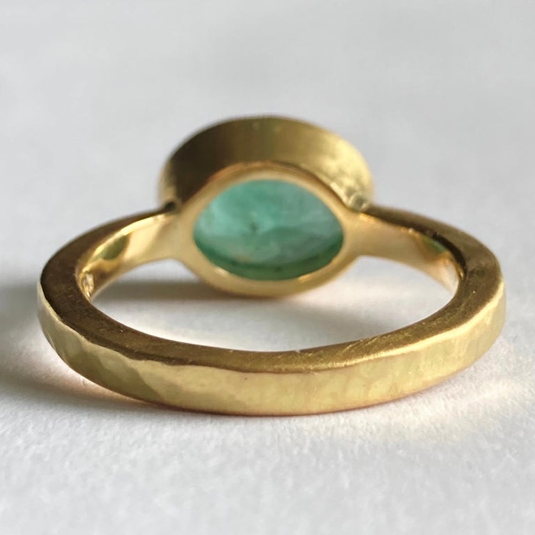 Deborah Murdoch 18 Karat Yellow Gold Oval 2.14ct Green Emerald Ring For ...