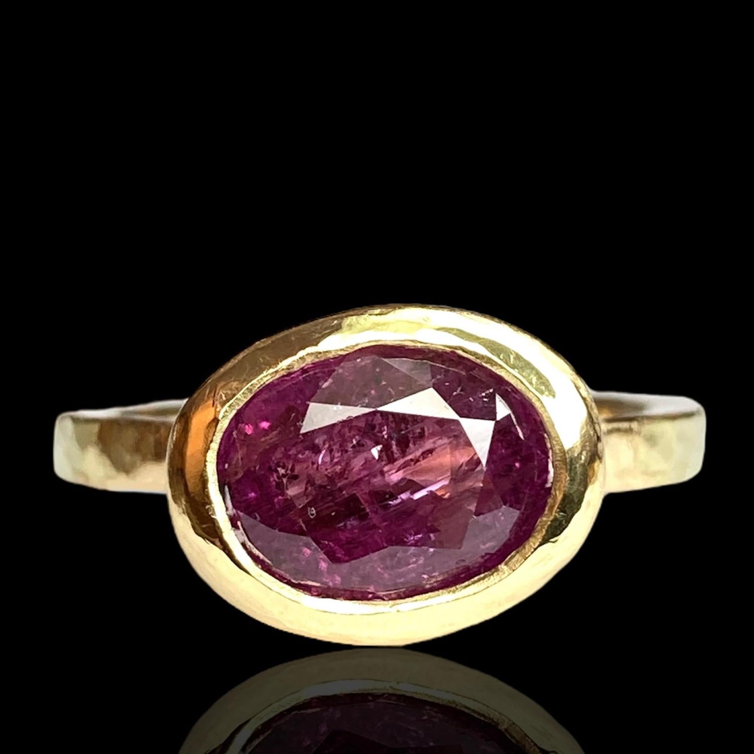 Deborah Murdoch 18 Karat Yellow Gold Oval 2.82 Carat Pink Sapphire Ring ...