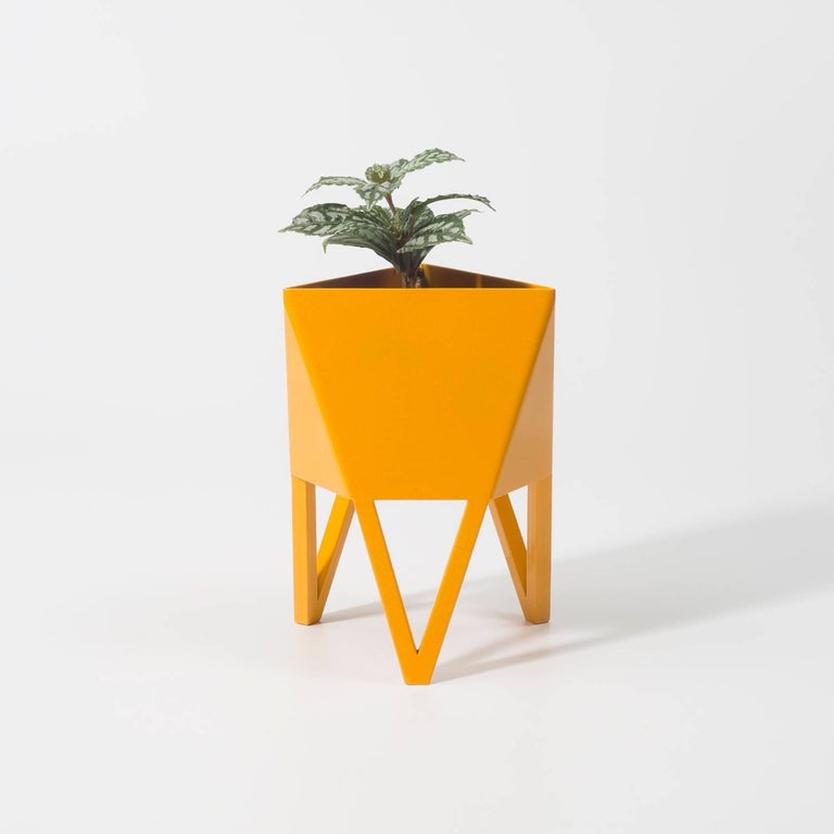 Deca Planter in Glossy White Steel, Medium, by Force/Collide For Sale ...