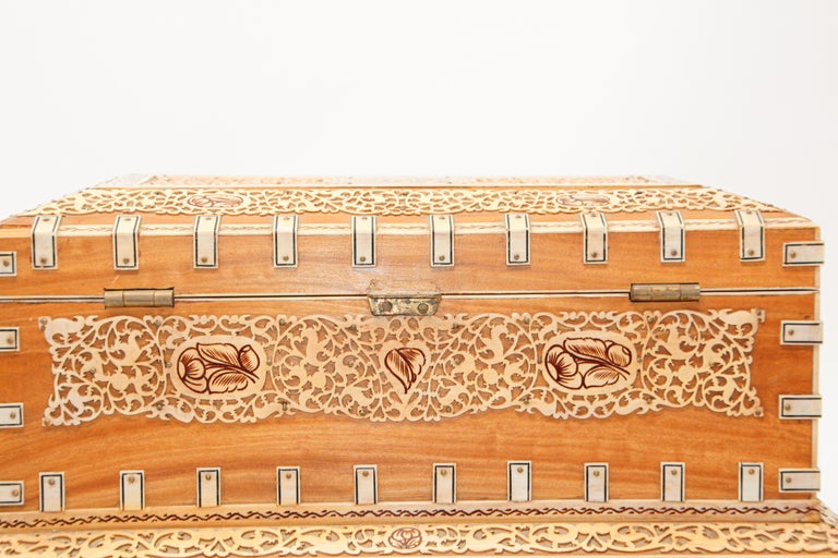Decorative Anglo-Indian Mughal Style Overlay Footed Box at 1stDibs ...