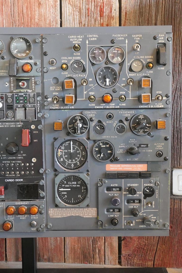 Decorative Aviation B727 Flight Engineer Cockpit Panel For Sale at ...