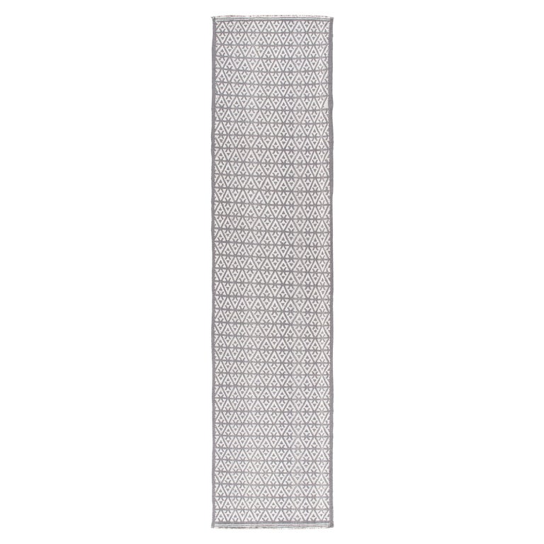 Decorative Handwoven Flat-Weave Runner Rug in Grey and Ivory Color For ...