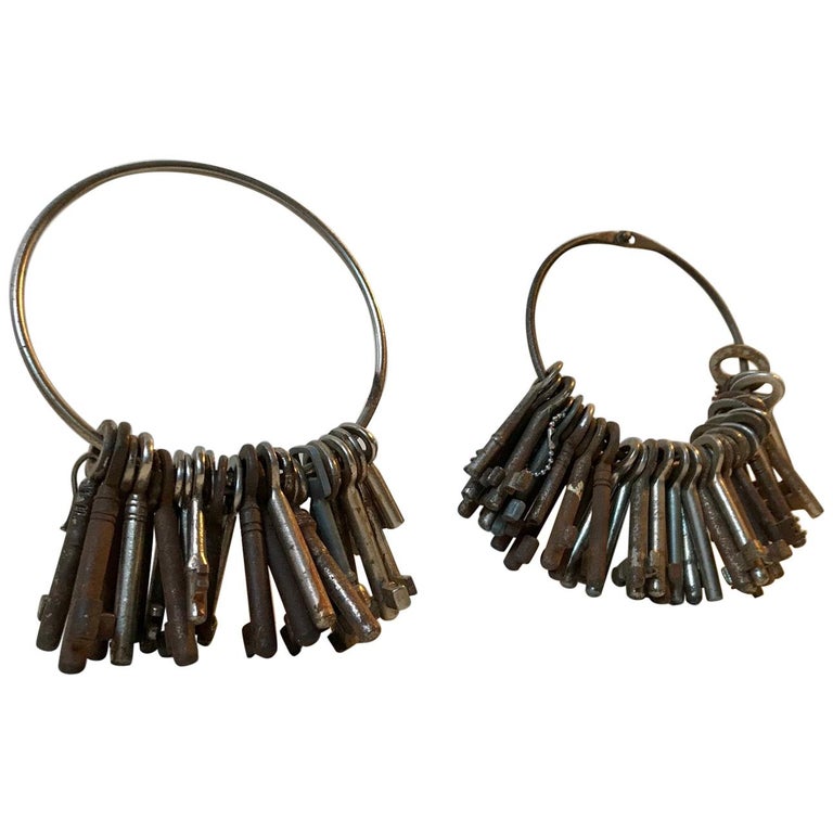 Decorative Mix of Antique and Vintage European Keys For Sale at 1stDibs