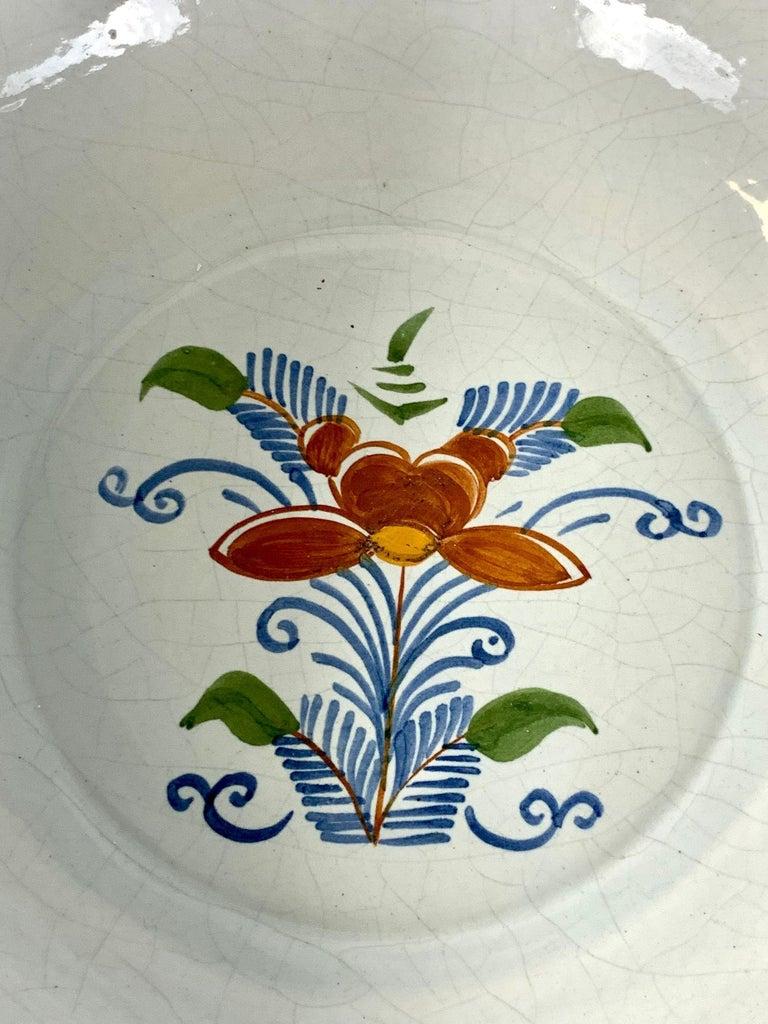 Delft Bowl with Four Matching Delft Chargers Iron Red and Green 18th ...