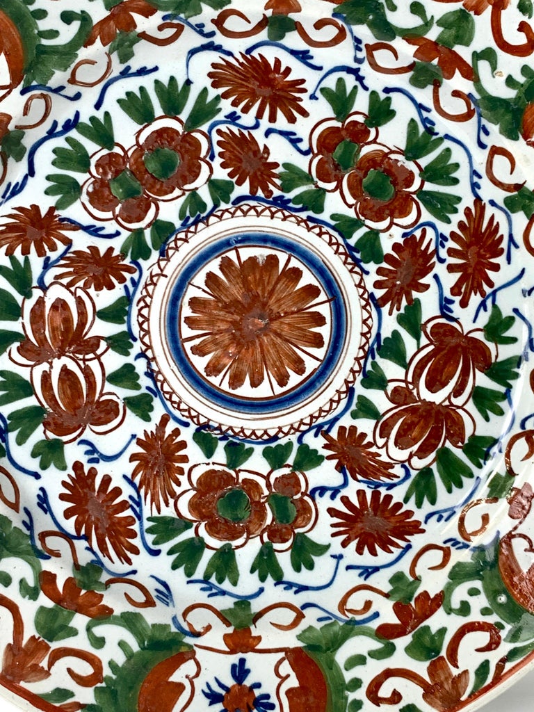 Delft Bowl with Four Matching Delft Chargers Iron Red and Green 18th ...