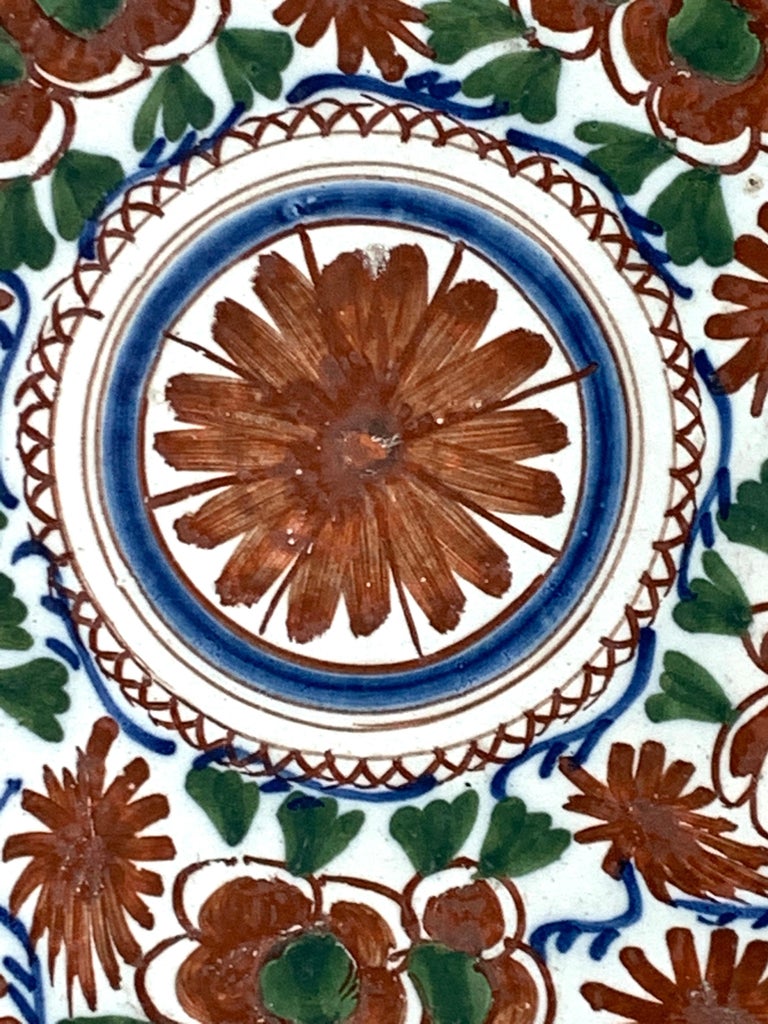 Delft Bowl with Four Matching Delft Chargers Iron Red and Green 18th ...