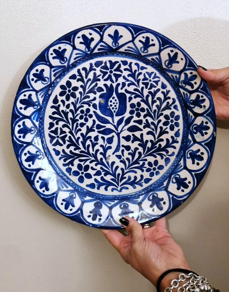 Deruta Italy Set 5 Ceramic Plates with Cobalt Blue Decorations For Sale ...