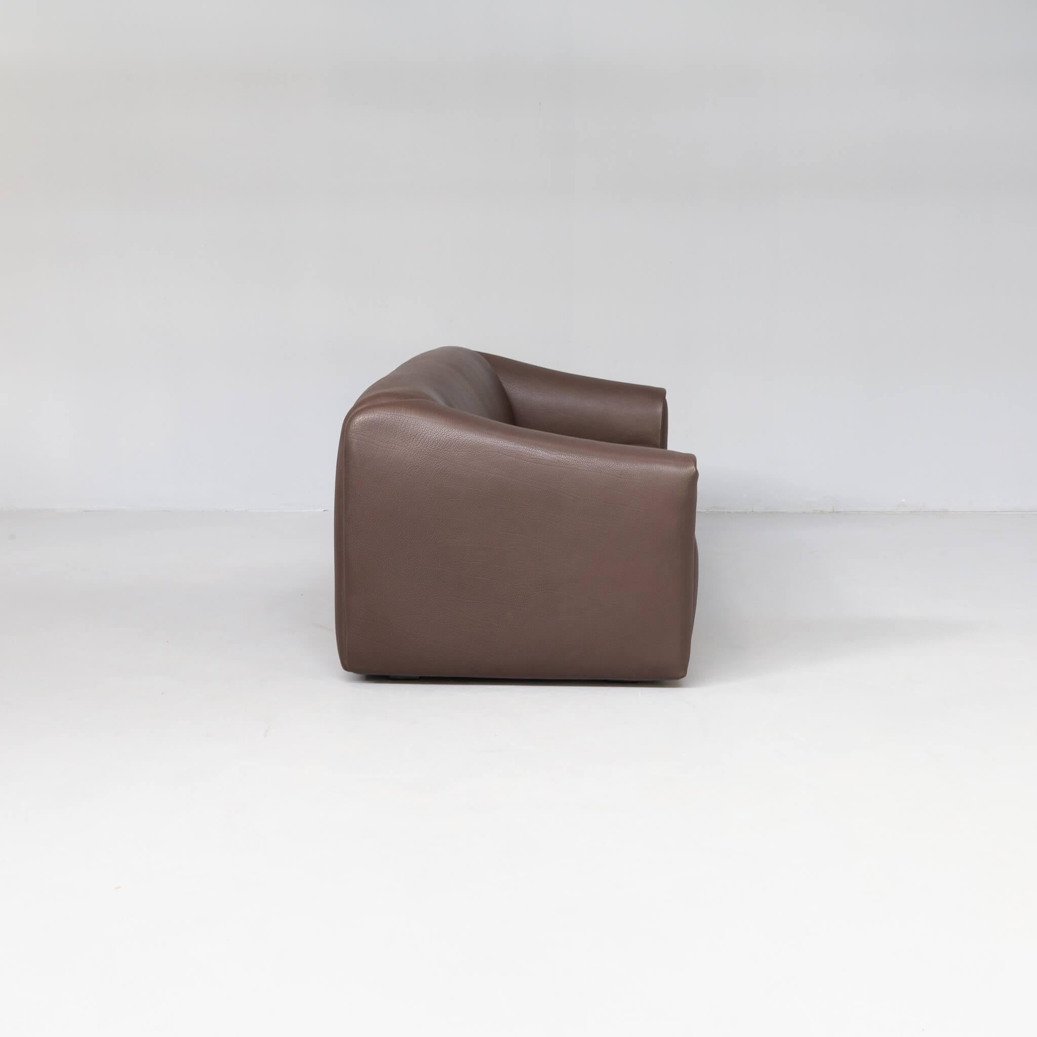 DeSede “DS47” leather two seat sofa and hocker For Sale at 1stDibs